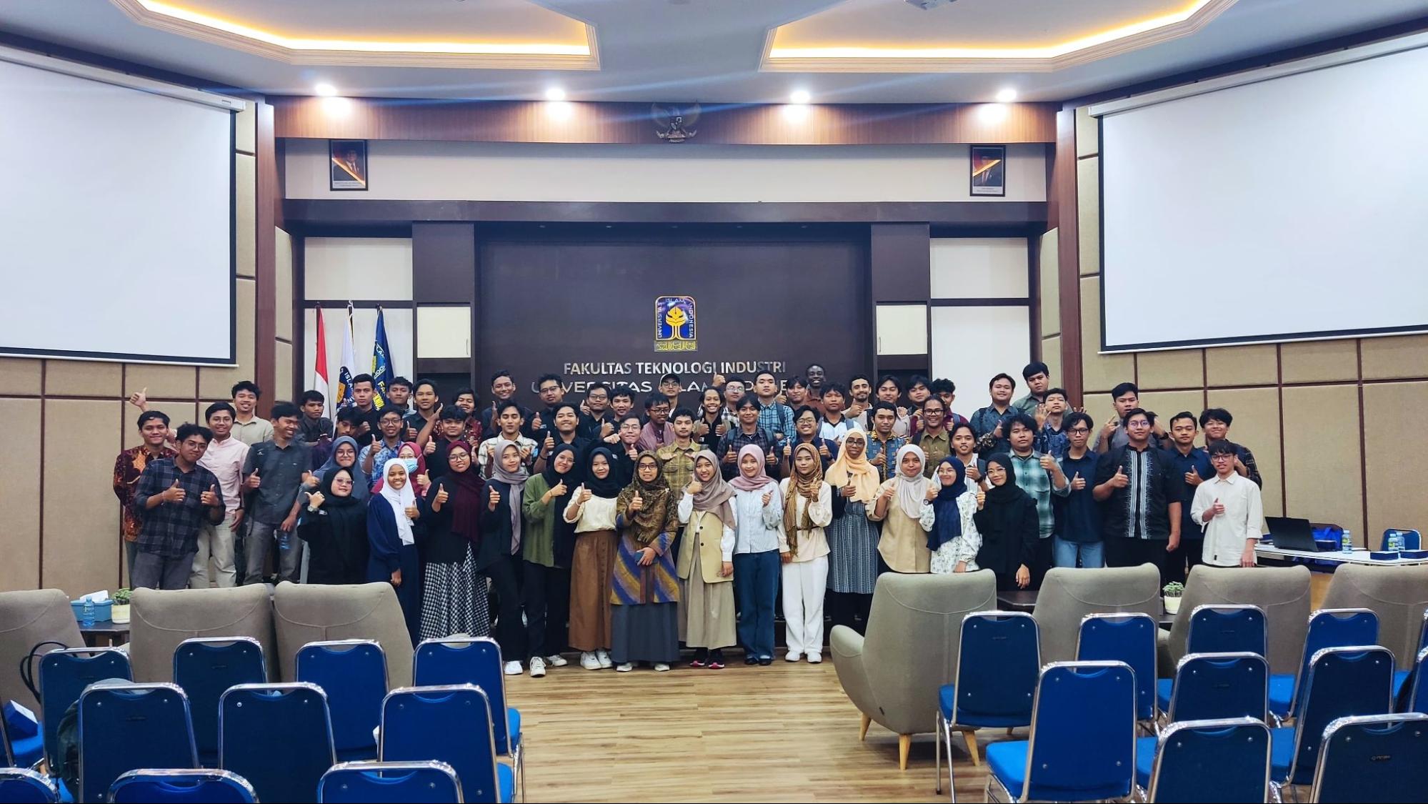 Kuliah Umum Teknik Elektro UII Bahas Robotika Masa Depan